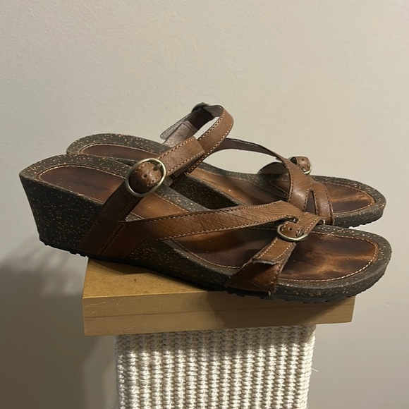 Teva | Shoes | Teva Leather Wedge Sandals 95 | Poshmark